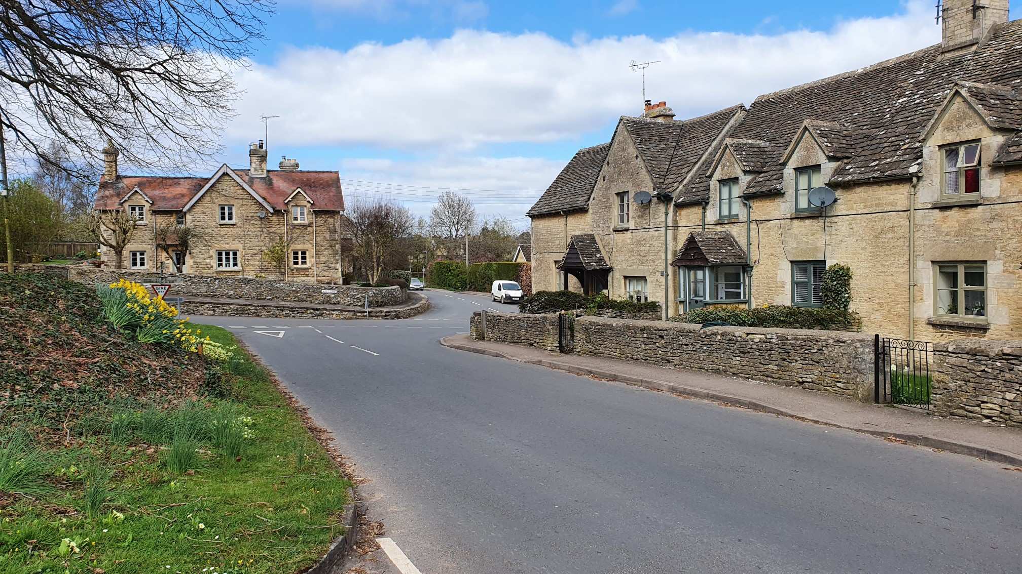 Top 7 Hikes and Walks around Kemble | Komoot