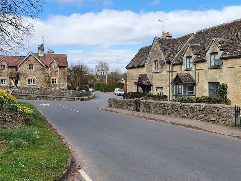 Top 8 Hikes and Walks around Kemble | Komoot