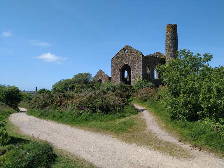 The best walks and hikes around Carn Brea | Komoot