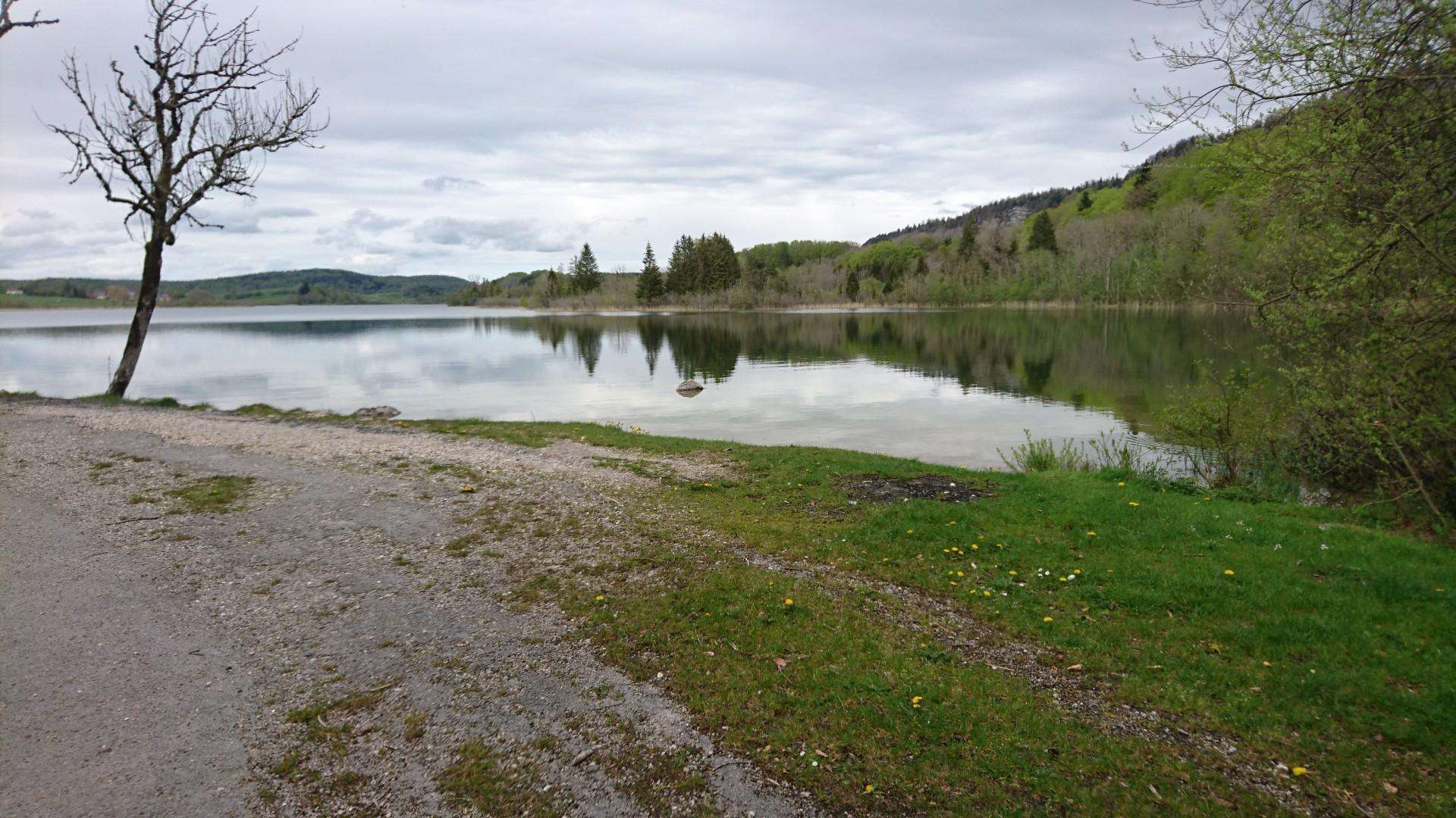 Top 10 randonnées et balades autour du Lac D'Ilay | Komoot