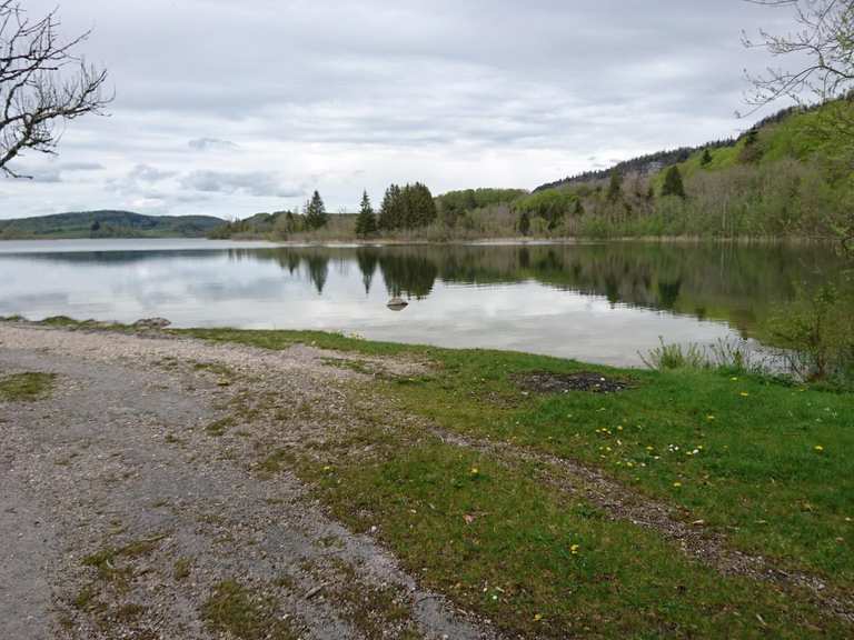 Top 10 randonnées et balades autour du Lac D'Ilay | Komoot