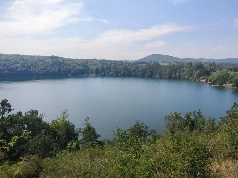 Top 8 randonnées et balades autour du Lac De Tazenat | Komoot