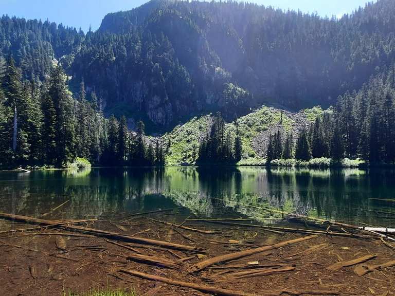The best walks and hikes around Stave Lake | Komoot