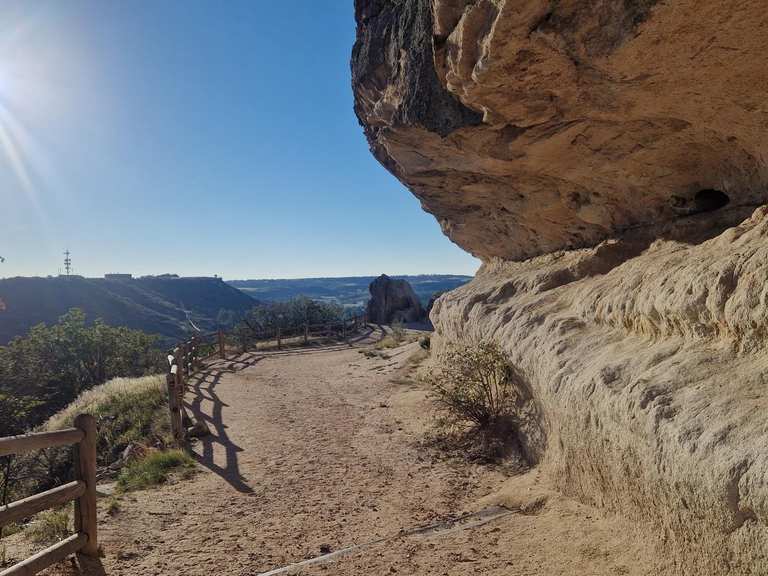 Top 10 Hikes and Walks around Castle Rock | Komoot
