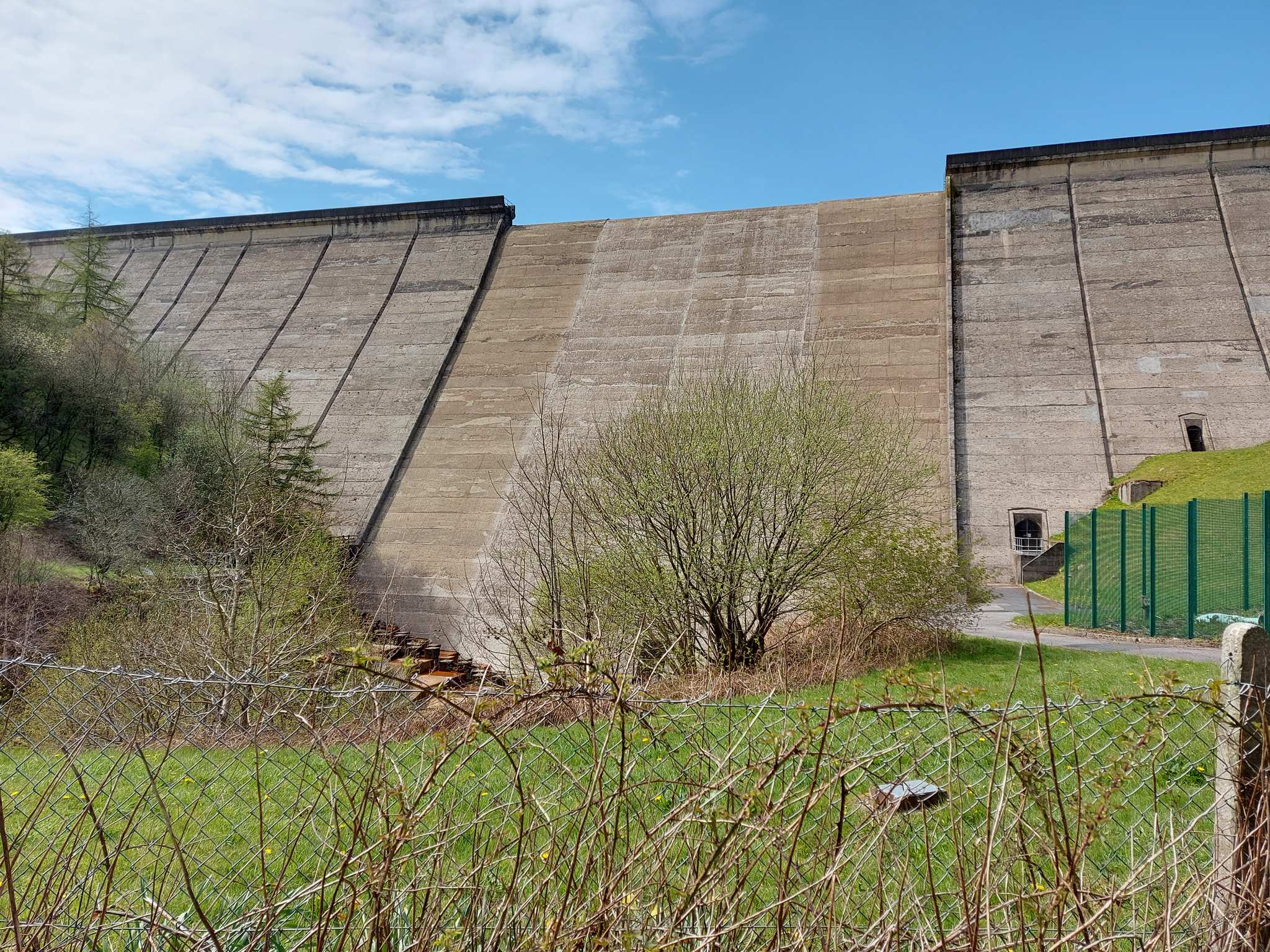 Top 9 Hikes and Walks around Booth Wood Reservoir | Komoot