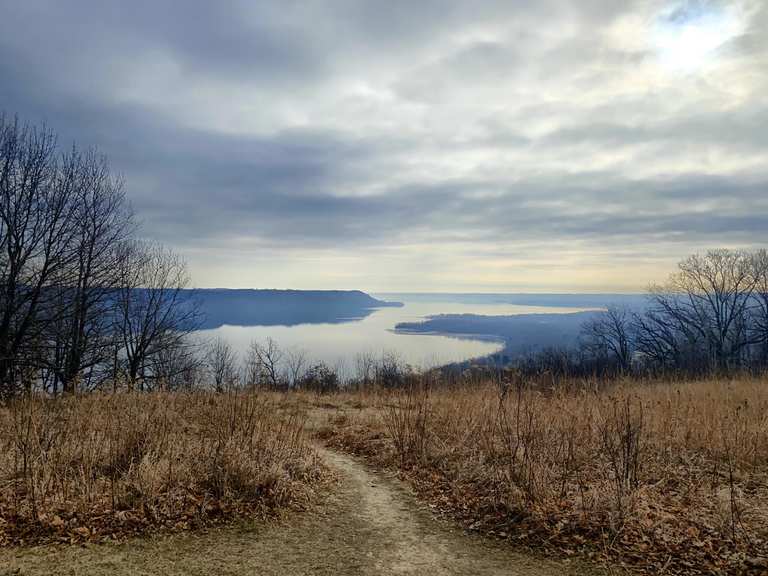 Top 7 Hikes and Walks around Maiden Rock | Komoot
