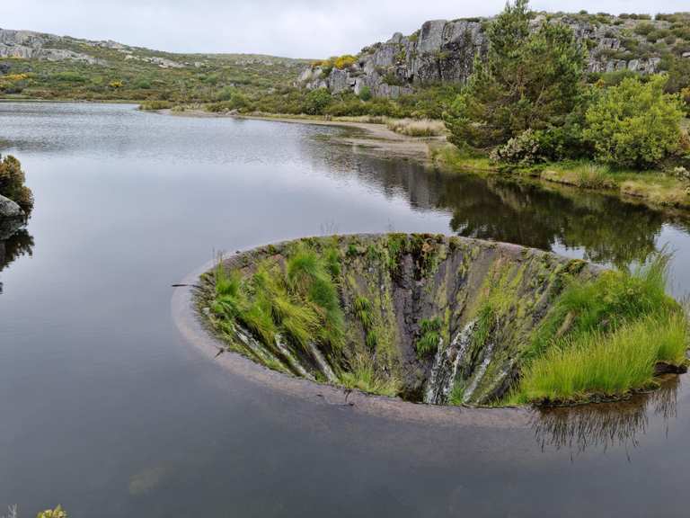 Attractions and Places To See around Vide e Cabeça e Cabeça e Cabeça ...