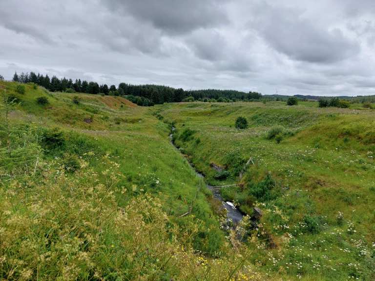 Top 10 Hikes and Walks around Fauldhouse | Komoot