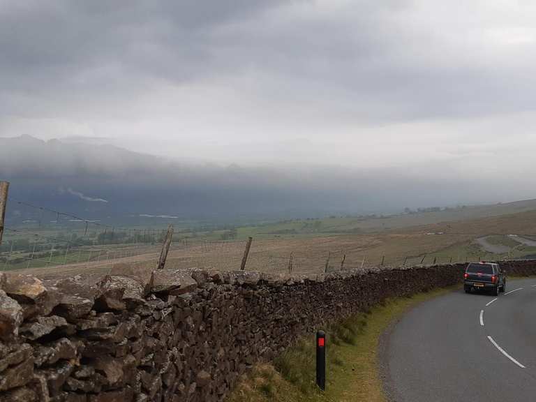 Top 10 Hikes and Walks around Clitheroe | Komoot