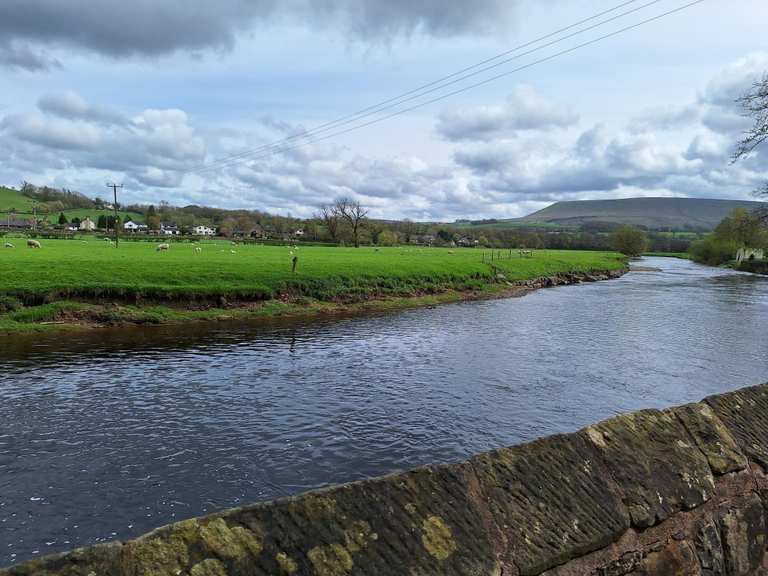 Top 10 Hikes and Walks around Sawley | Komoot