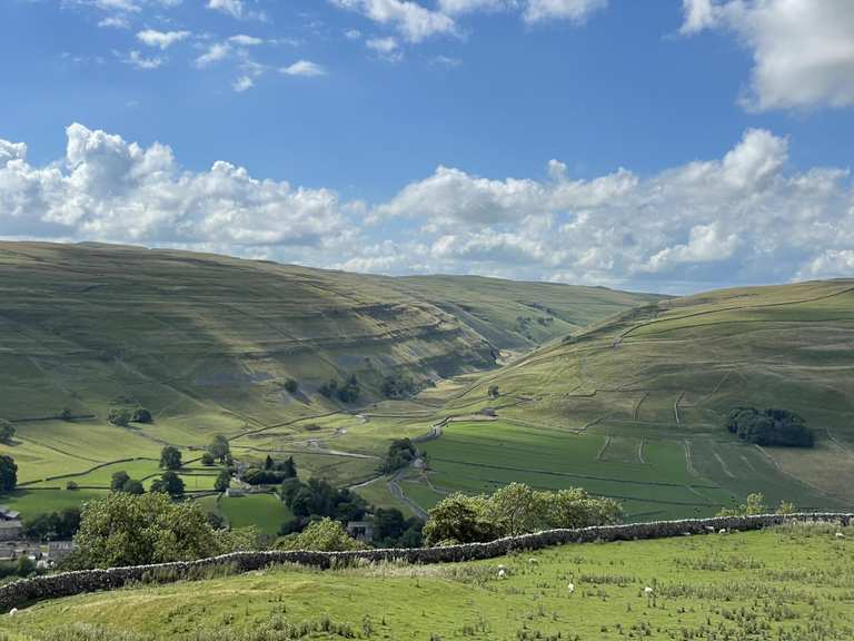 Top 10 Hikes and Walks around Hawkswick | Komoot