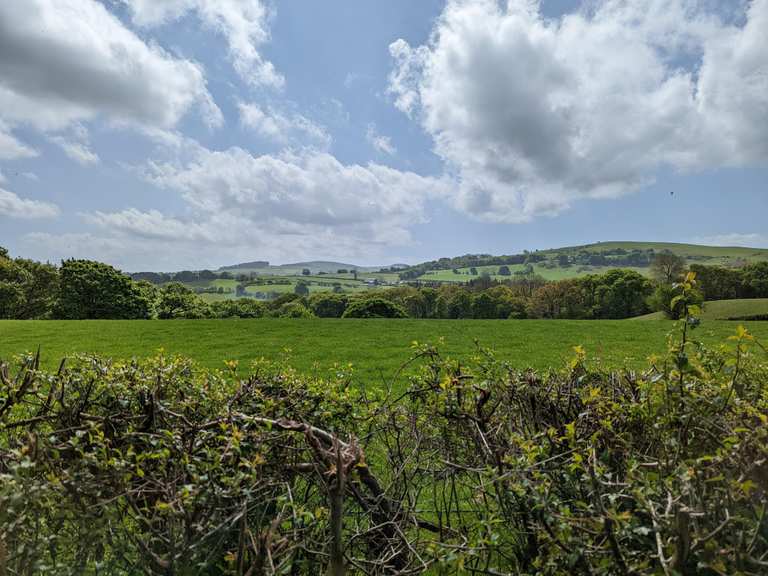 The best walks and hikes around Caerwys | Komoot