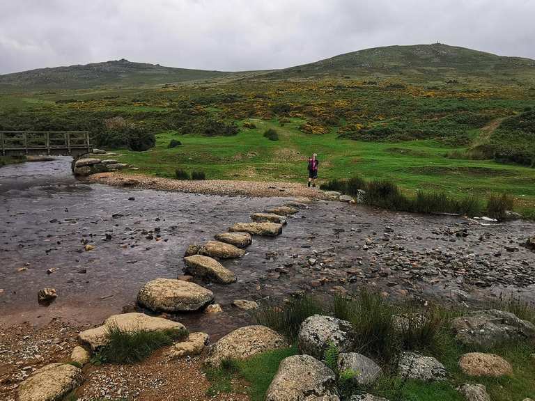 Top 6 Hikes and Walks around Roadford Lake | Komoot