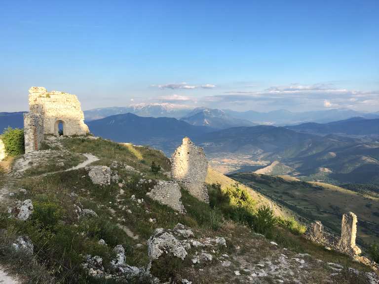 Top 10 randonnées et balades à L'Aquila | Komoot