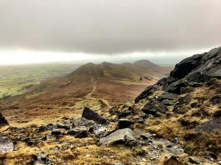 Top 10 Hikes and Walks in Louth | Komoot