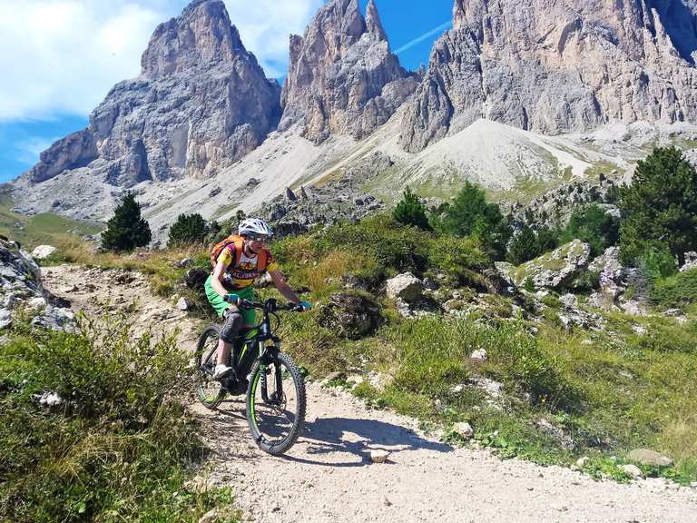 I 10 itinerari e percorsi MTB migliori nei dintorni di Canazei | komoot