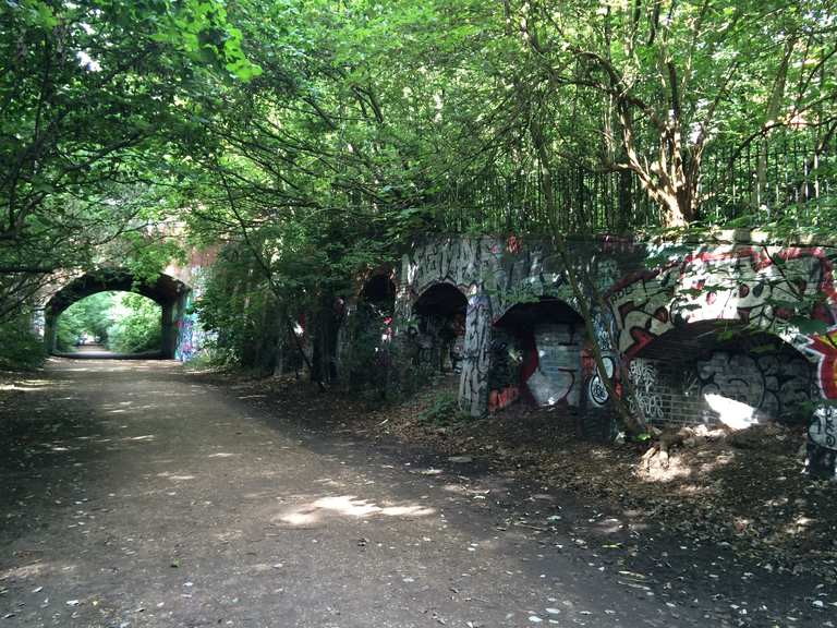 The best walks and hikes around the London Borough Of Haringey | Komoot