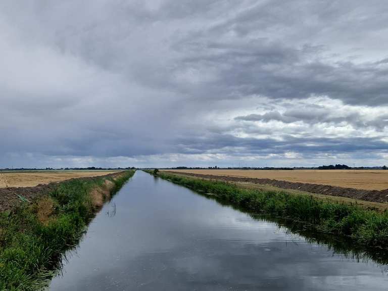 Top 10 Hikes and Walks around Upwood and the Raveleys | Komoot