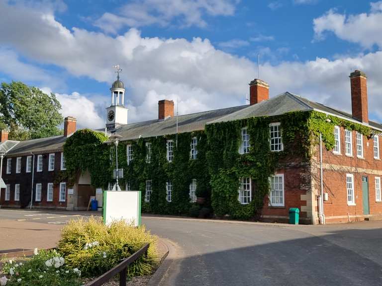 Top 5 Hikes and Walks around Moreton Morrell CP | Komoot