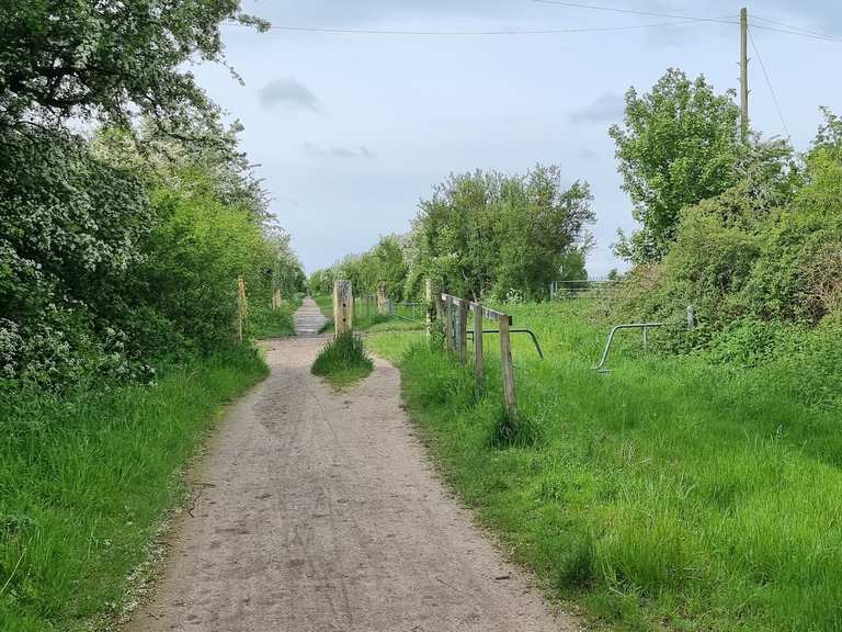 Top 5 Hikes and Walks around Long Marston | Komoot