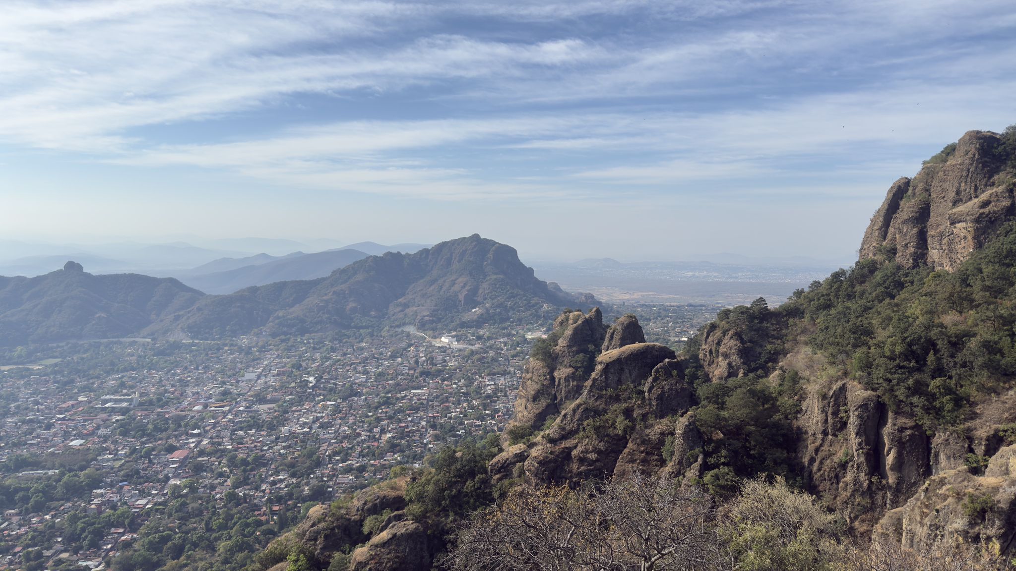 Pirámide del Tepozteco y Cruz de Axitla - Recorrido circular desde ...