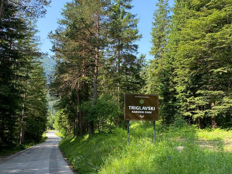 Kaskadenschönheit – Pericnik waterfall Runde von Meistern in der ...