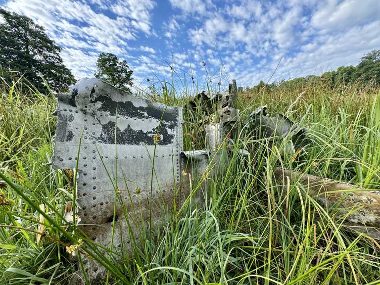 The Avro Lancaster Crash Site: Reste eines 1944 abgeschossenen Bombers ...